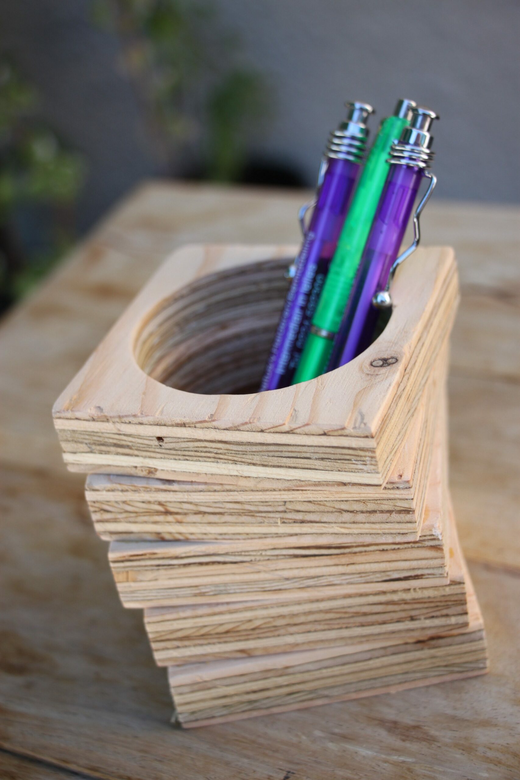 Comment faire un pot à crayon design - EP27 - Visser Malin