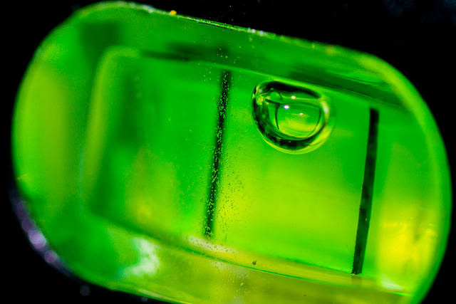 Comment choisir et utiliser un niveau à bulle ? - Visser Malin